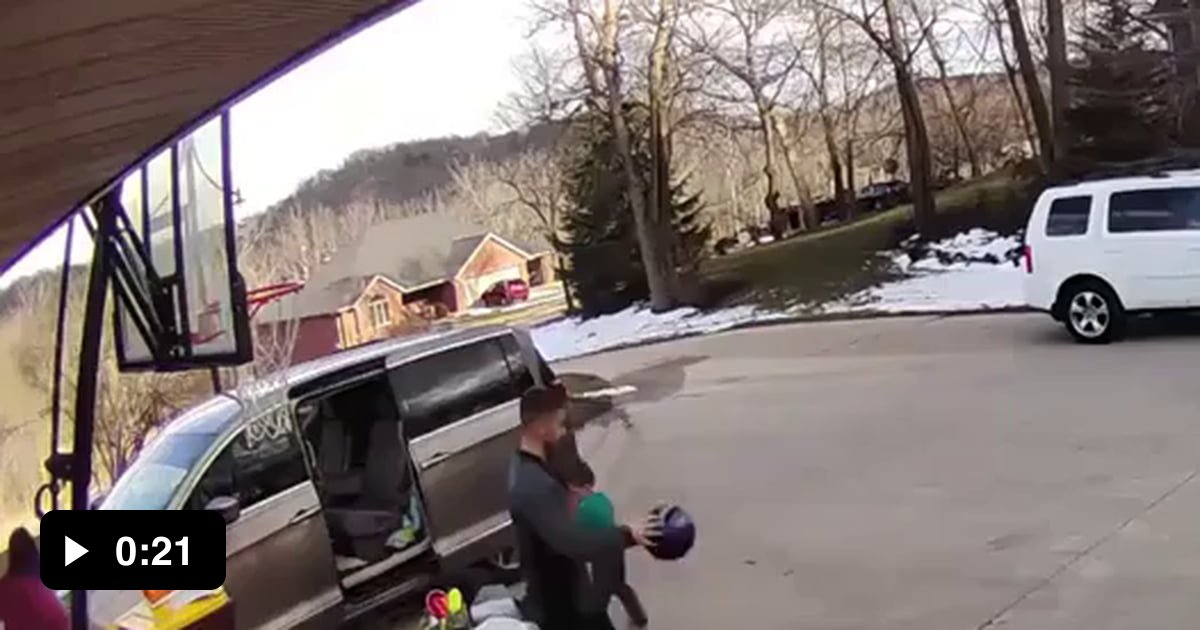 The family photo shoot! - 9GAG