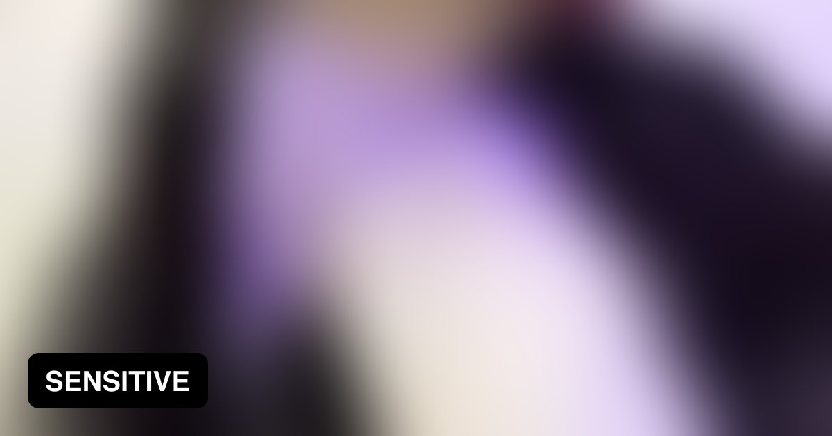 Does your cat bite? No, HE SEDUCES - 9GAG