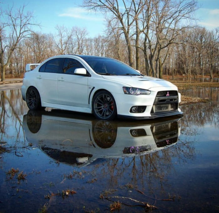 Clean Mitsubishi Lancer Evo - 9GAG