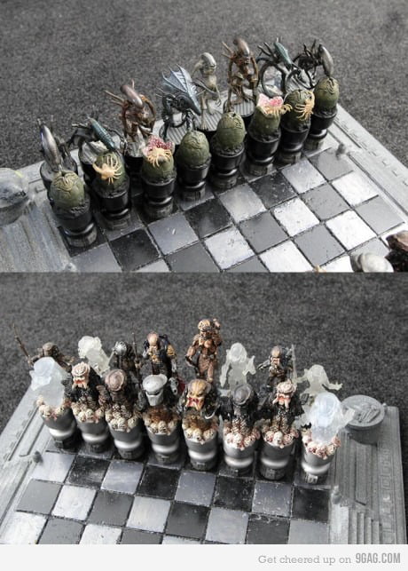 Aliens vs. Predator Chess Board. Shut up and take my money! - 9GAG