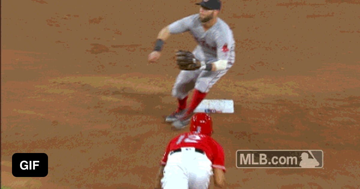 The swim move - 9GAG