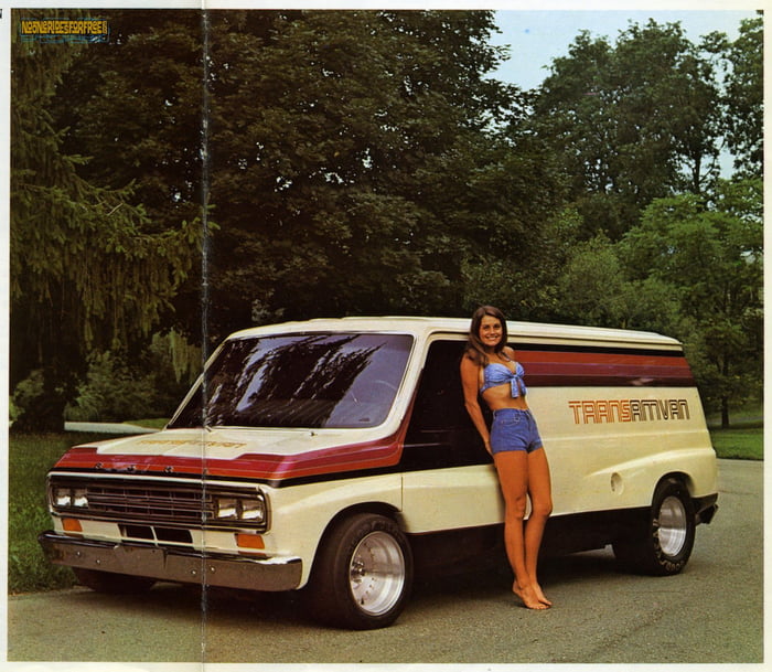 Here's a much better picture of the 1977 Ford E-150 custom "TransAmVan ...