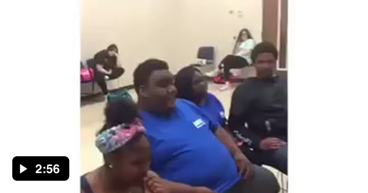 Heavy Set Black man has marvelous SINGING VOICE_2 - 9GAG