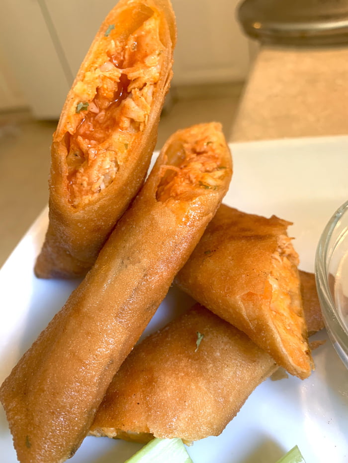 Buffalo chicken spring rolls - 9GAG