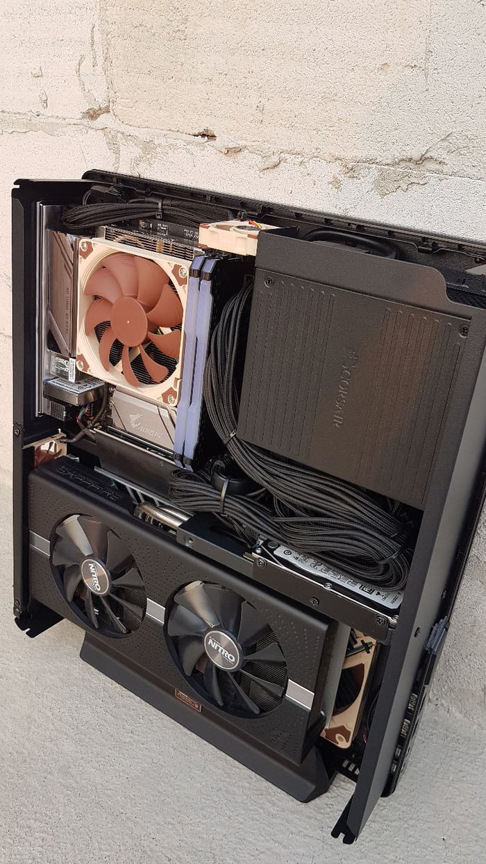 Just finished build & Mod my mini ITX Node 202 - 9GAG