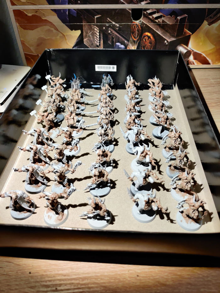 40 Frozen Poxwalkers assembly Line - 9GAG
