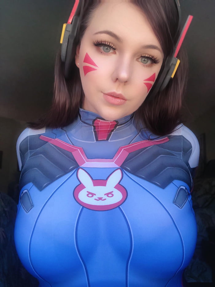 D.va cosplay by Matteiie - 9GAG