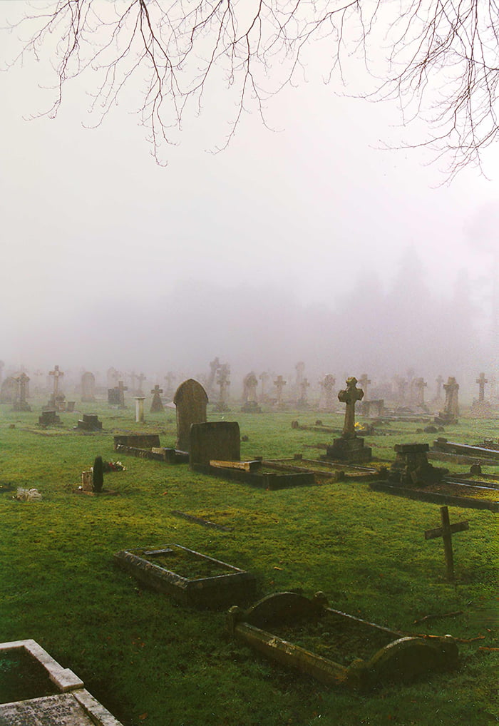 JRR Tolkien's cemetery (Wolvercote Cemetery, A4165 Banbury Rd ...