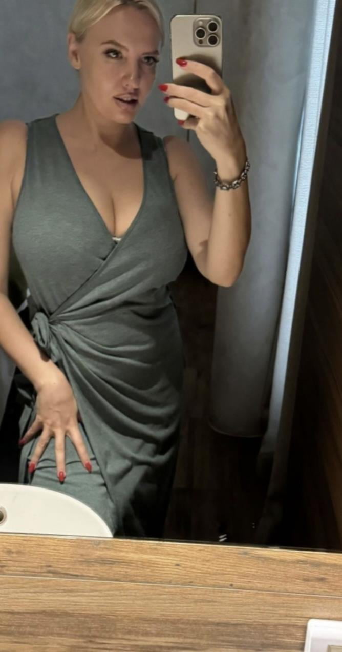 Sexy and tight dress - 9GAG