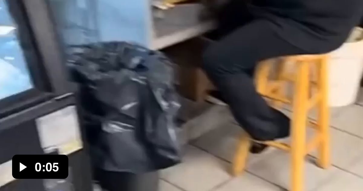 Just counting up the day's earnings - 9GAG