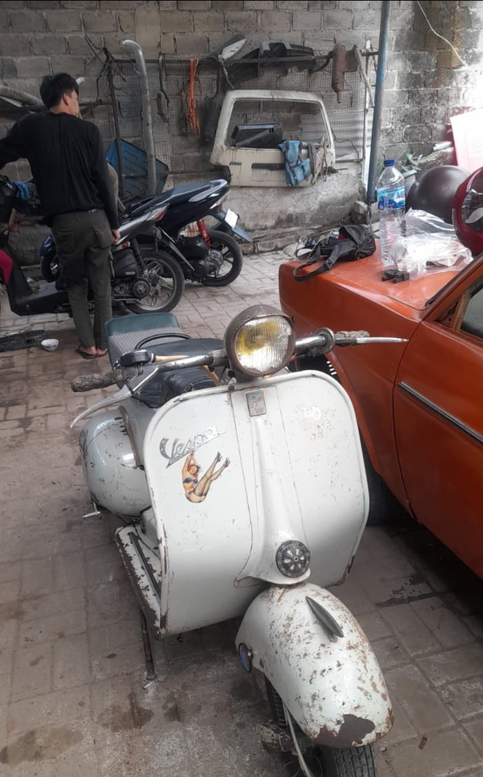 Old Italian motorcycle for sale o'Jesuuuz - 9GAG