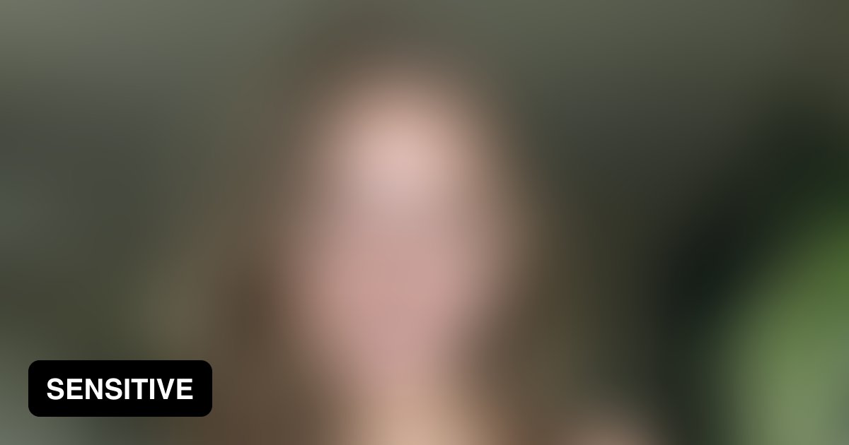 Blonde Bombshell - 9GAG