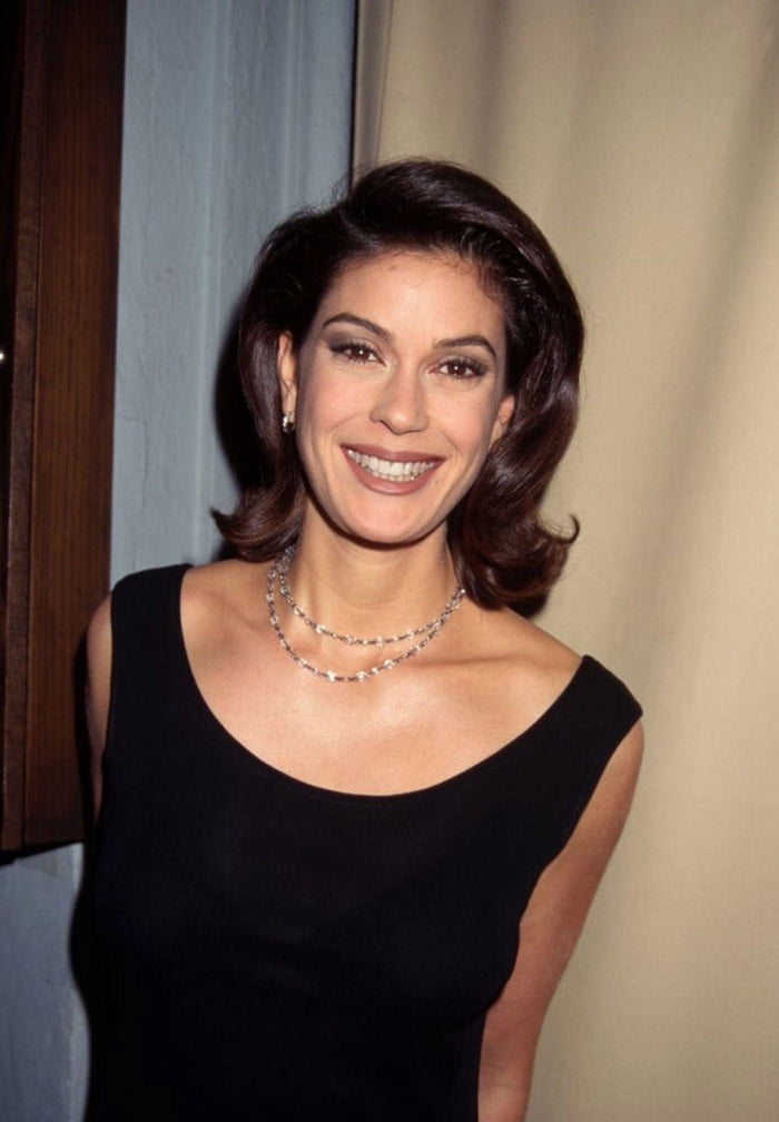 Teri Hatcher (1995) - 9GAG