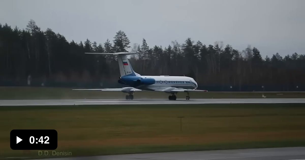 Tu-134 flies toward his forever home (storage), shakes wings and takes ...