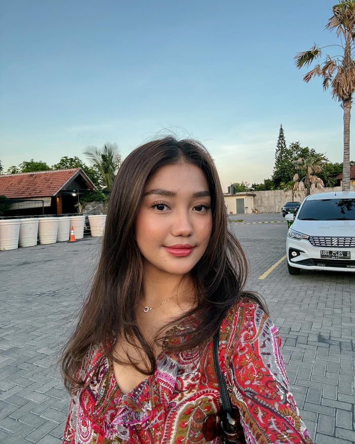 Bayangin punya temen make ubas kyk chandrika chika. tapi tetep wika ...