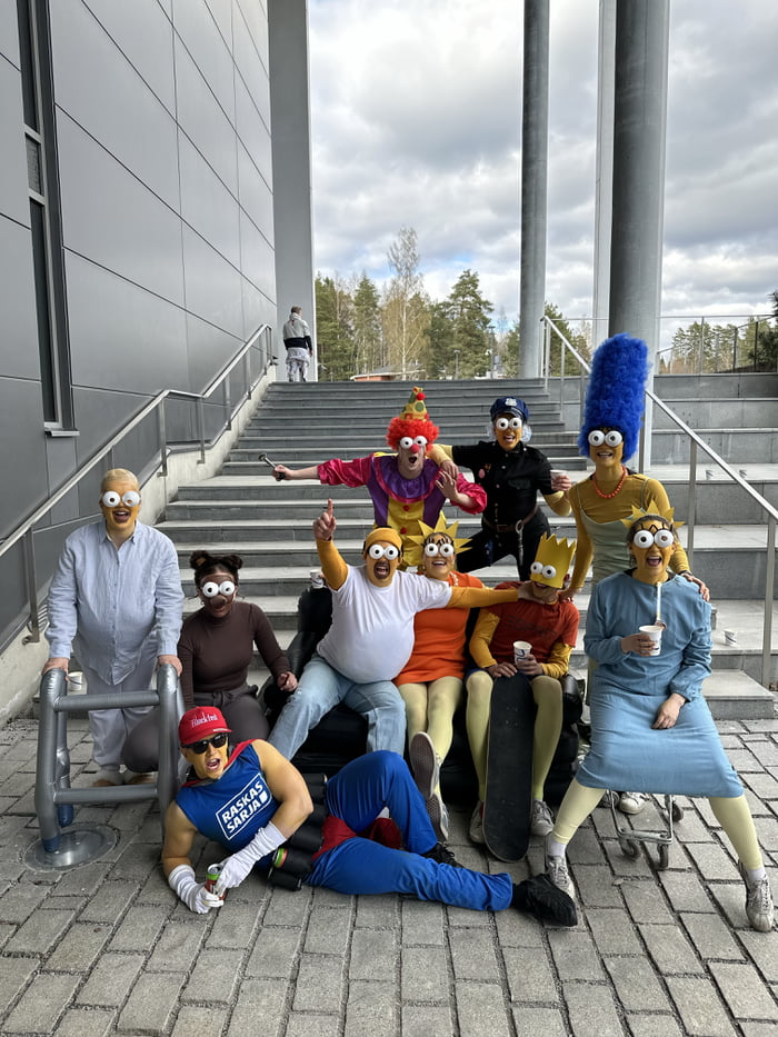 Simpsons cosplay at its finest! From yesterday - 9GAG
