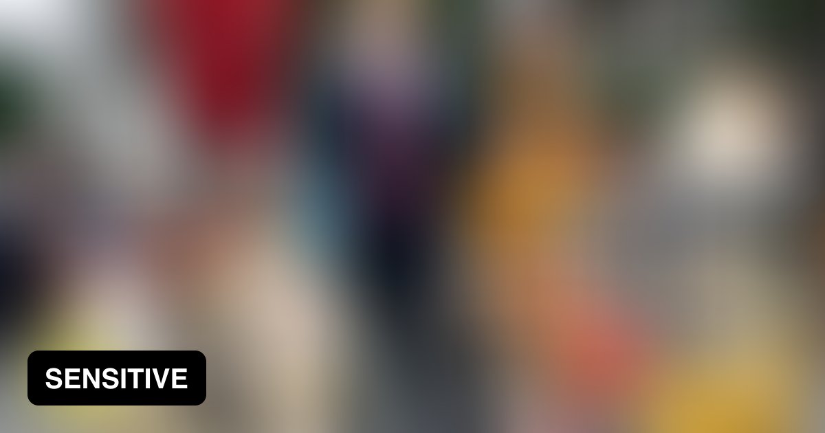 Fire Sale! Everything Must Go! Papa needs a new legal team! YUGE DISCOUNTS! BIGLY! - 9GAG