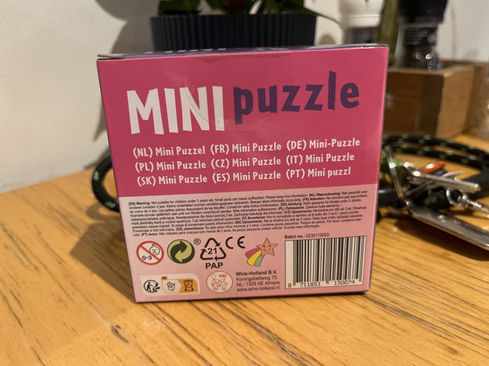 If you were wondering. It’s a mini puzzle. - 9GAG