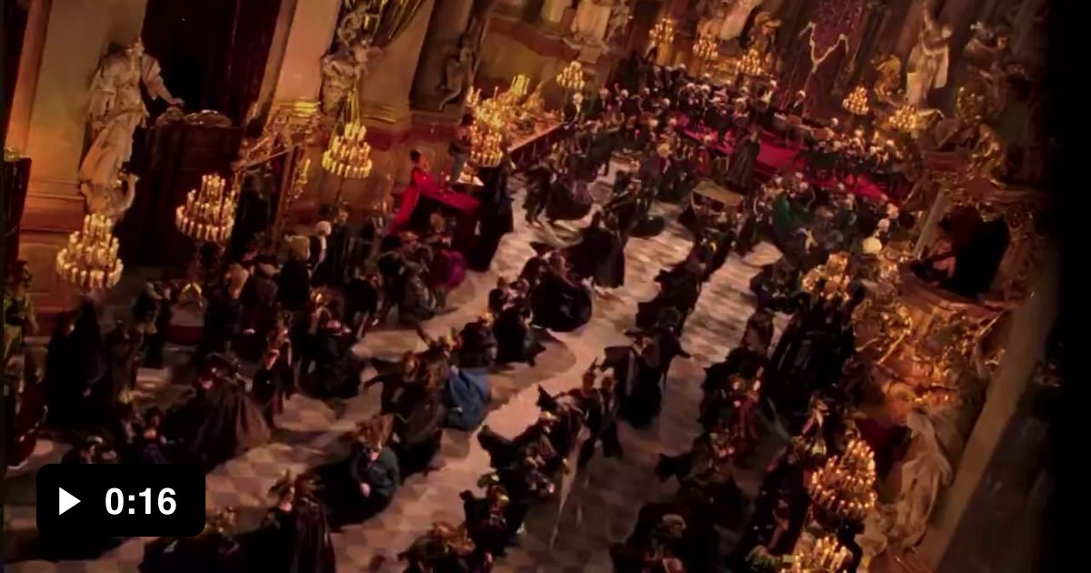 Mirror reveals that everybody else in the room is a vampire (Van ...