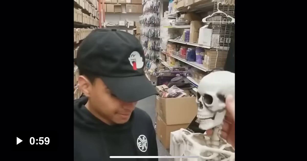 He really had to break the joke to its bare bones - 9GAG