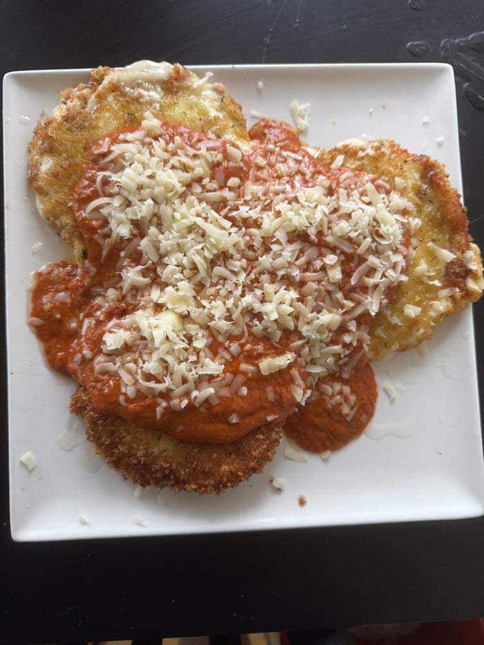 Fried Provolone with Vodka sauce - 9GAG