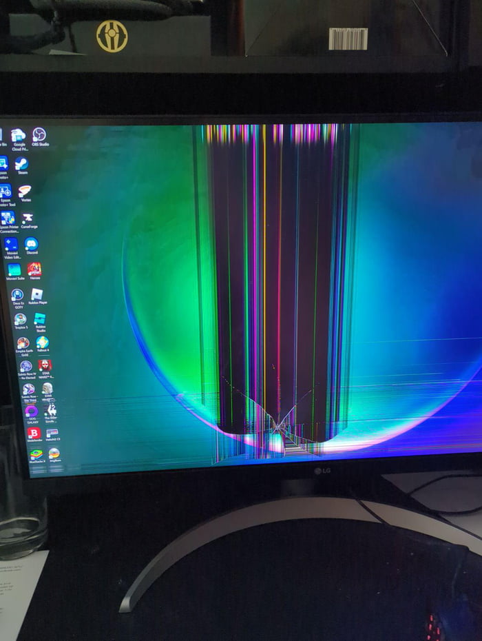 Son destroyed monitor after one day - 9GAG