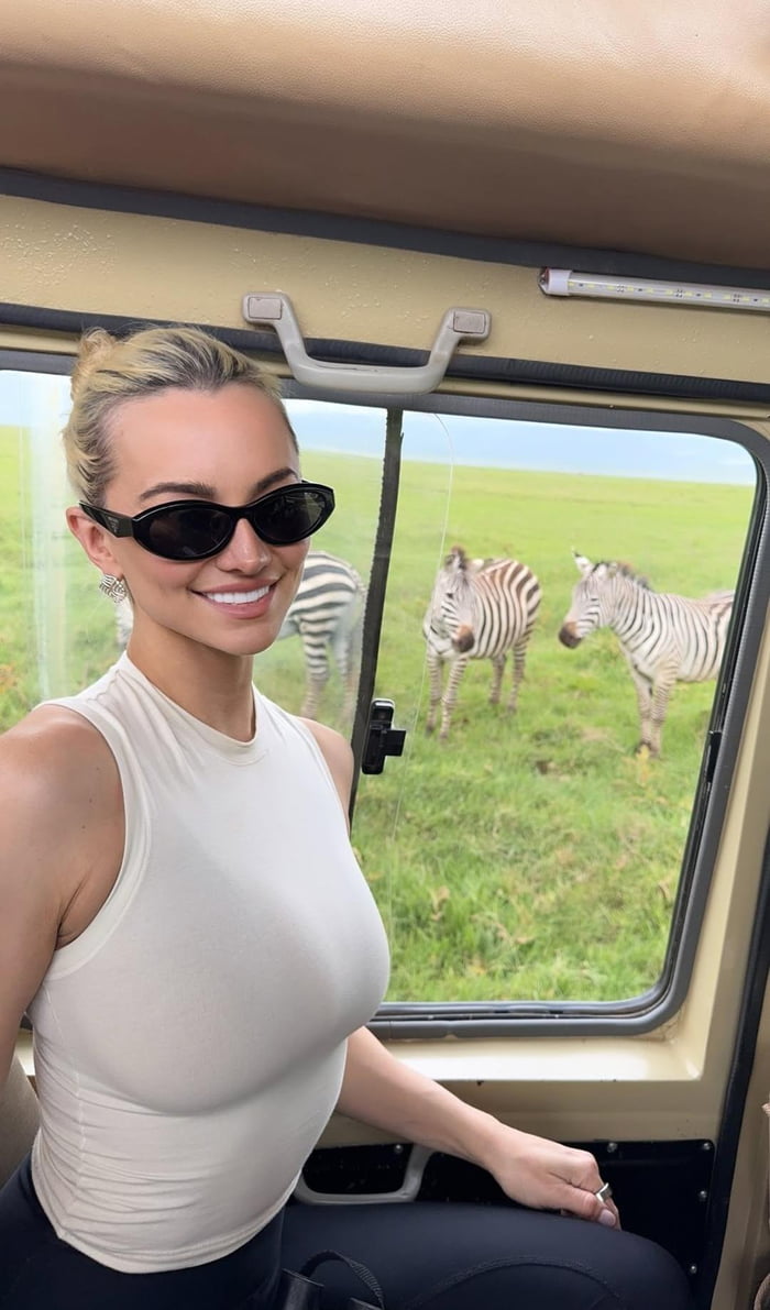 Busty Safari - 9GAG