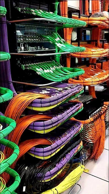 Cable management masterpiece - 9GAG