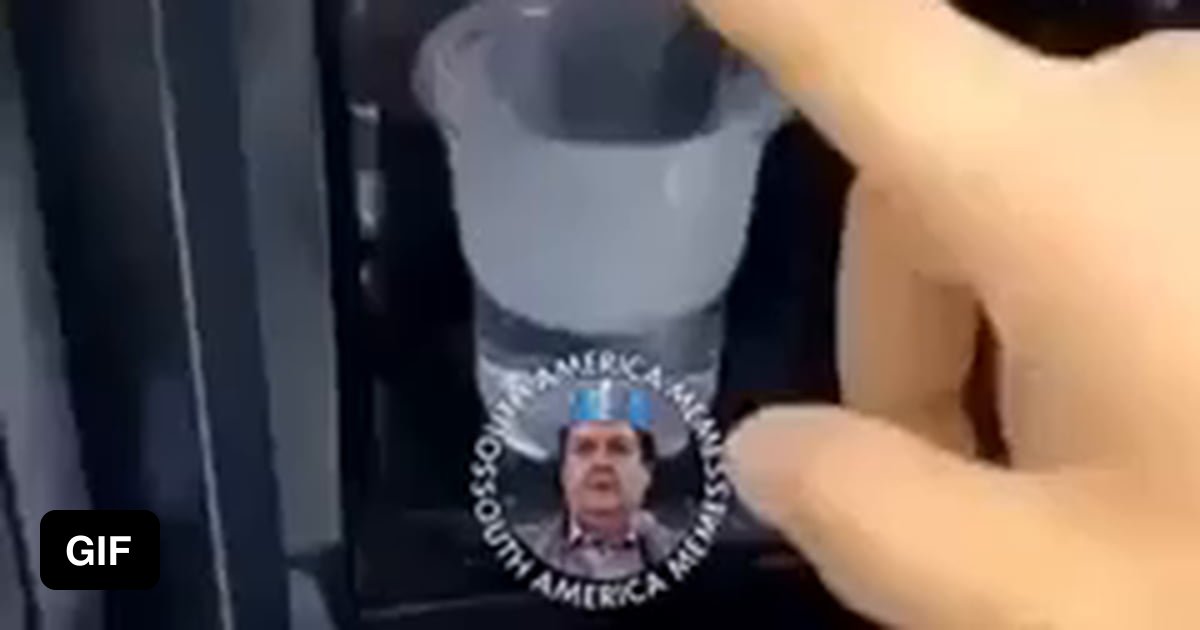 Rare footage of senior developer helping junior - 9GAG