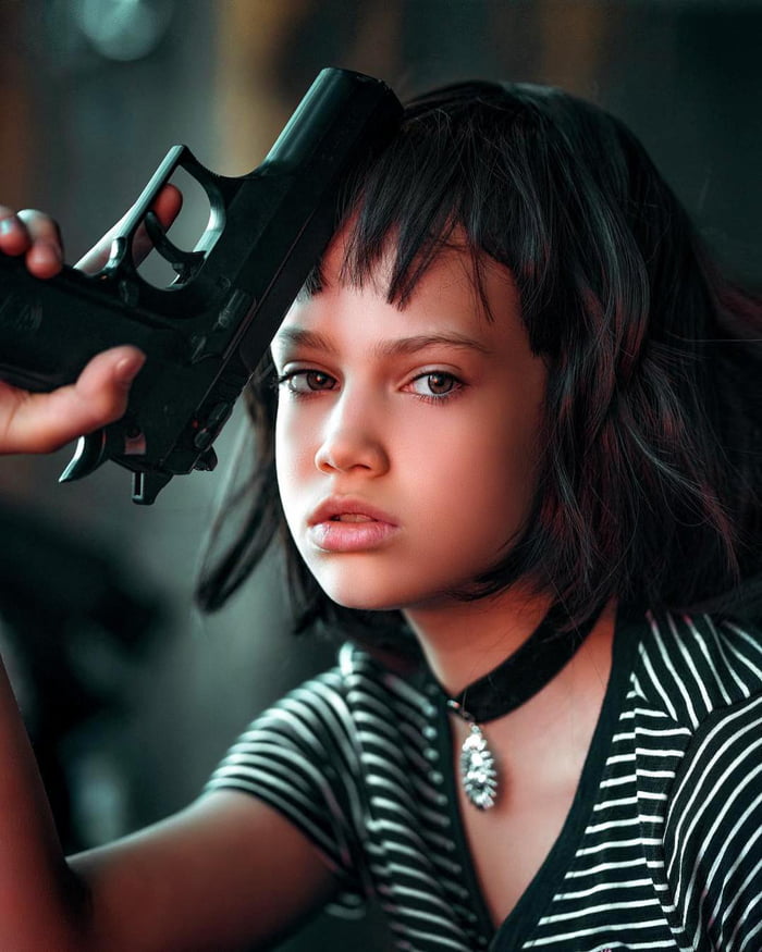 Zhenya Kotova same age as Matilda (from Léon) by Sergey Muzlov, 2018 - 9GAG