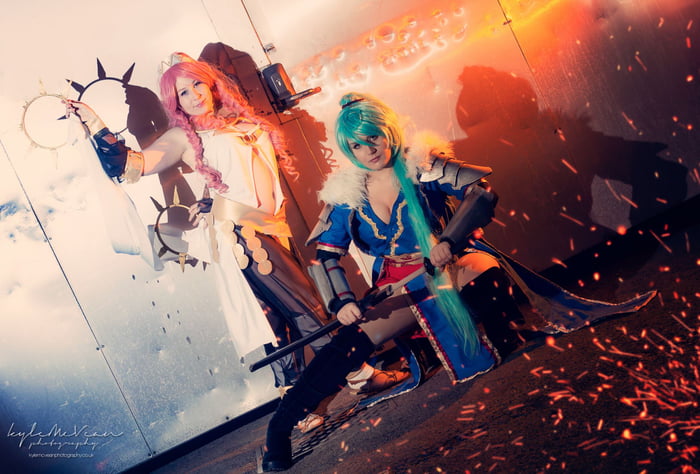 Fire emblem awakening cosplays. Olivia and lyndis. - 9GAG