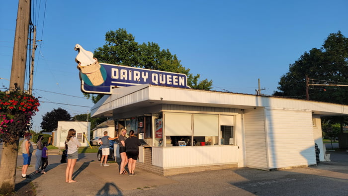 The LAST Original Dairy Queen built in 1954 Port Colborne, Ontario - 9GAG