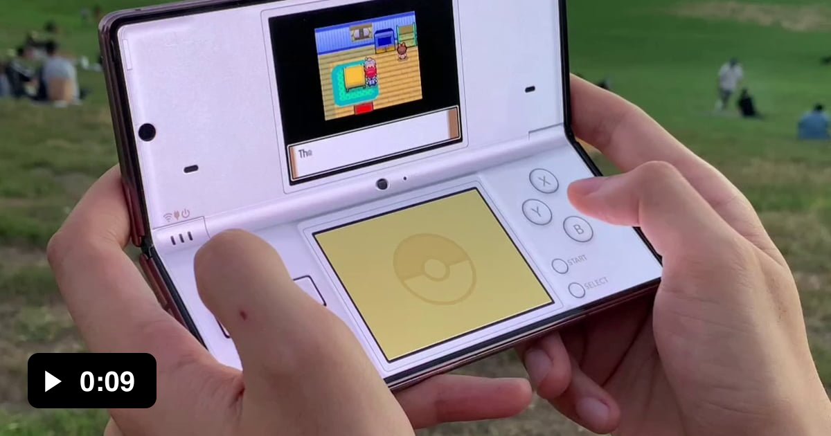 New Nintendo DS (2021) aka Galaxy Z Fold - 9GAG