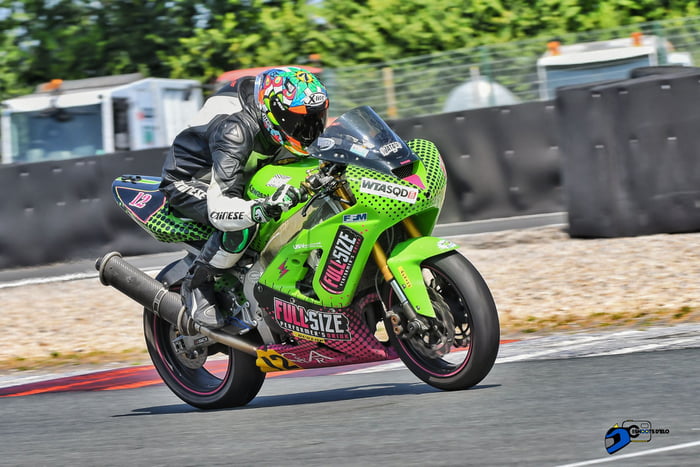 Zx6r 2003, old but gold - 9GAG