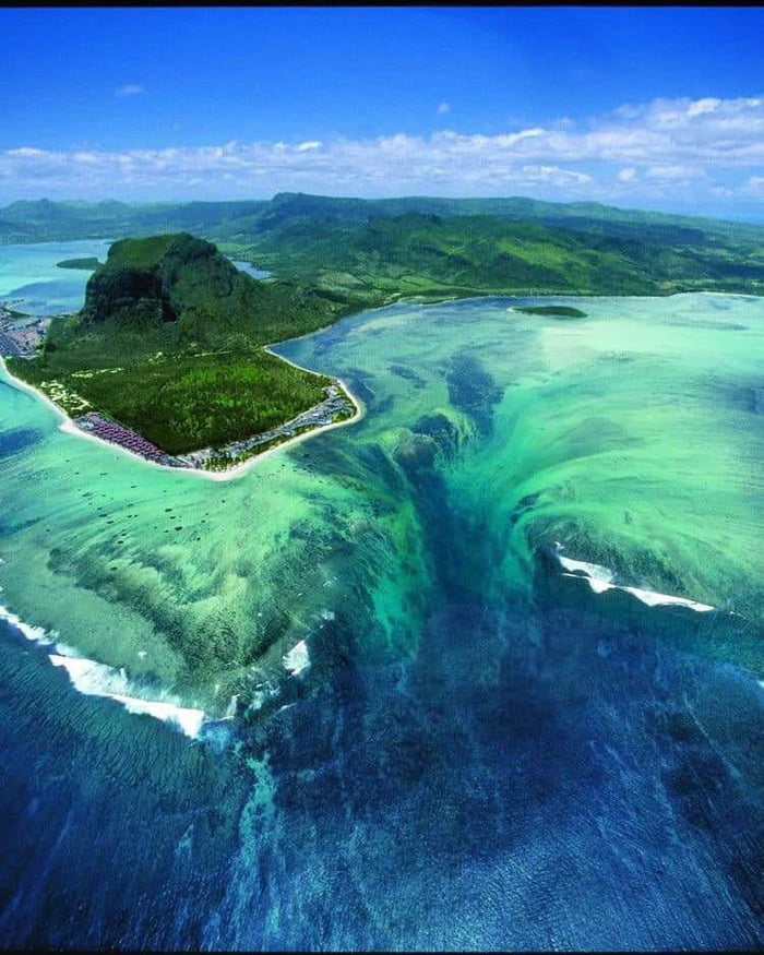 Underwater waterfall in Indian Ocean - 9GAG