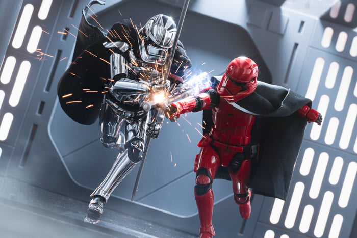 Captain Phasma vs Captain Cardinal - 9GAG