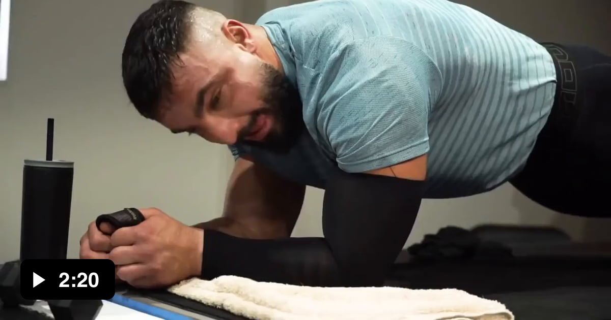 Australian Daniel Scali breaks the longest plank world record (09:30:01 ...