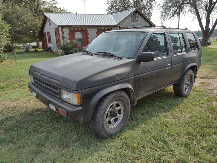 95 pathfinder LE automatic V6 4x4. Got this last week I worked for 7hrs ...
