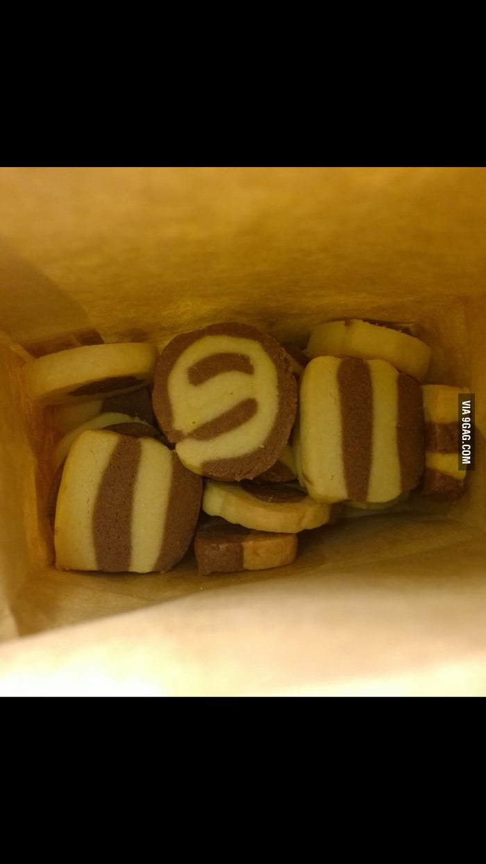 I've got 9Cookies 😊 - 9GAG