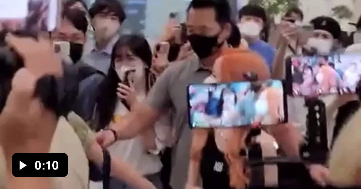 220809 Hong DaHee @ Gimpo Airport - 9GAG