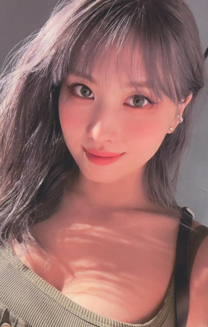 Hirai Momo 9gag
