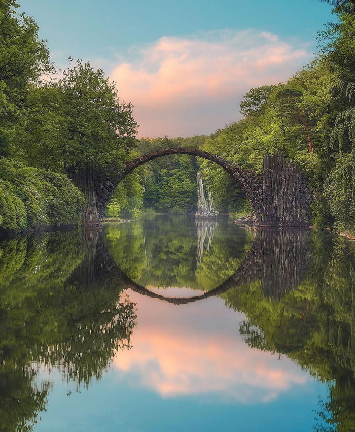 A perfect reflection of Rakotzbrücke - 9GAG