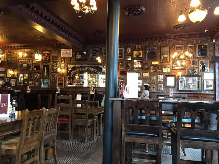 George IV bar Edinburgh. - 9GAG