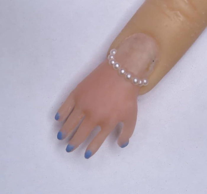 Tiny hand nail design - 9GAG