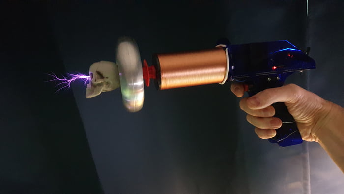My new Halloween Tesla Gun! - 9GAG