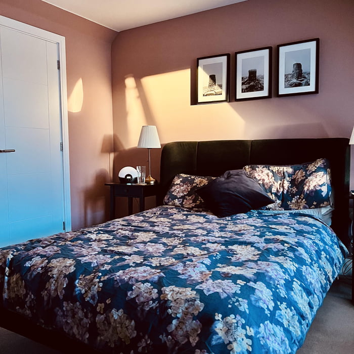 Cozy evening light in the bedroom - 9GAG