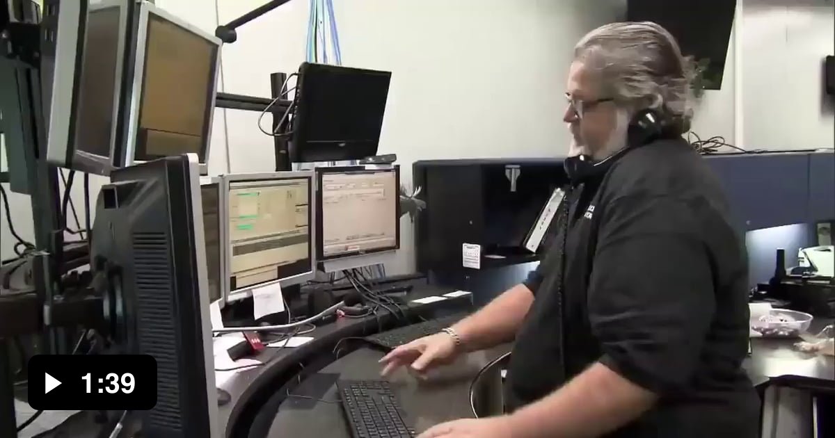 Woman calls 911 pretending to order pizza due to domestic violence. - 9GAG