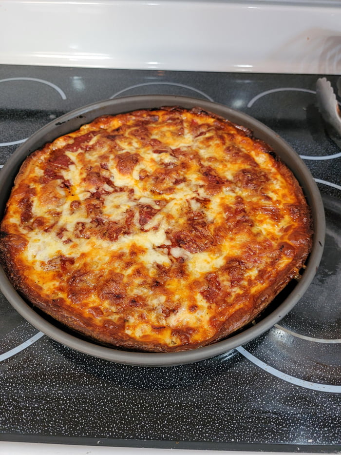 Chicago style deep dish pizza - 9GAG