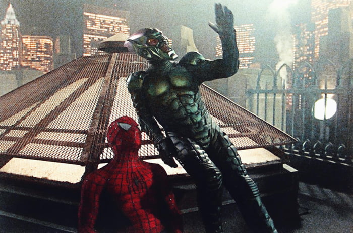 A newly released shot of Spider-Man and The Green Goblin on rooftop set ...