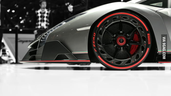 The wheel of Lamborghini Veneno - 9GAG